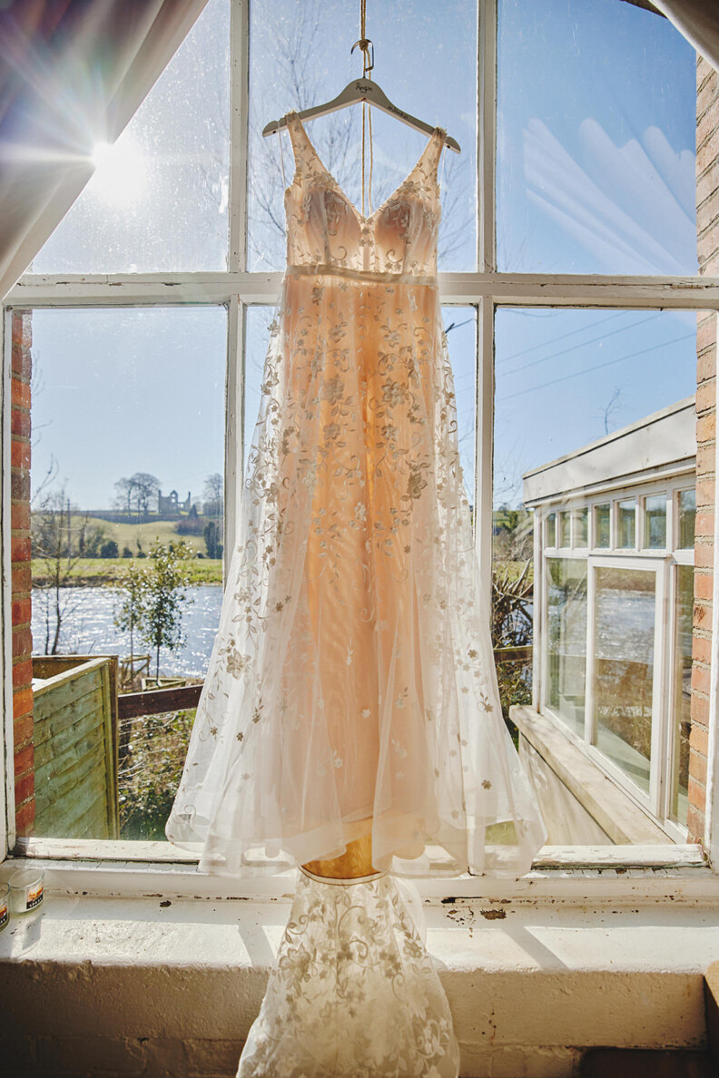 11 Tips Bride’s Guide to Selecting the Perfect Wedding Dress - Bride ...